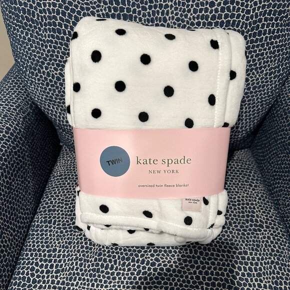 kate spade | Bedding | Kate Spade Oversized Twin Fleece Blanket In ...